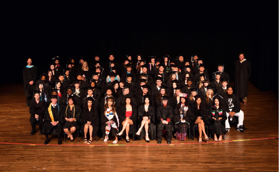 La promoción de 2025 de Pikes Peak Online School celebra su graduación ...